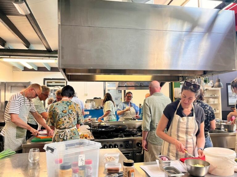 Teamuitje Indonesische kookworkshop van Fontys - Indonesisch Koken ...